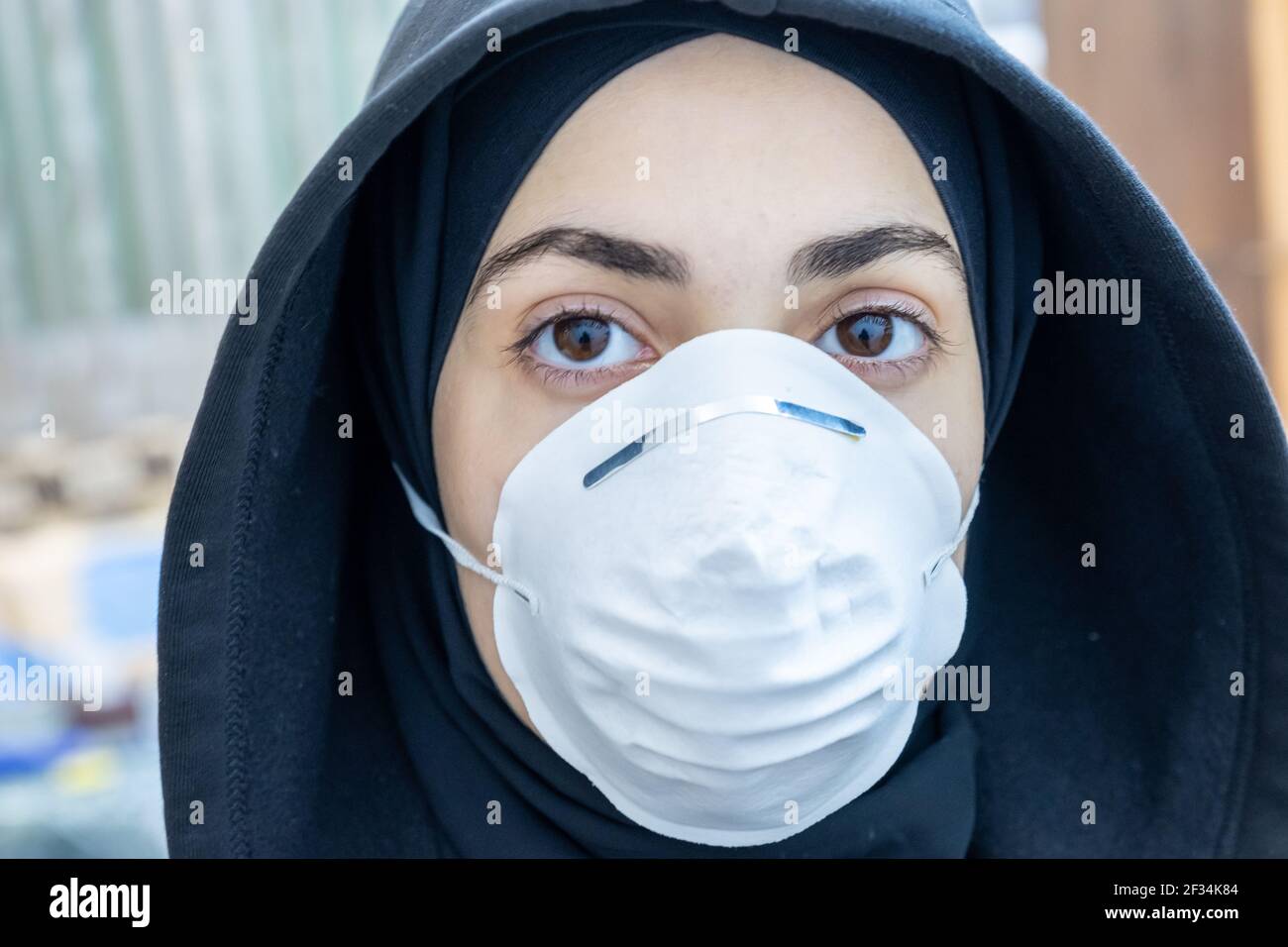 Arabic muslim females wearing masks Stock Photo - Alamy