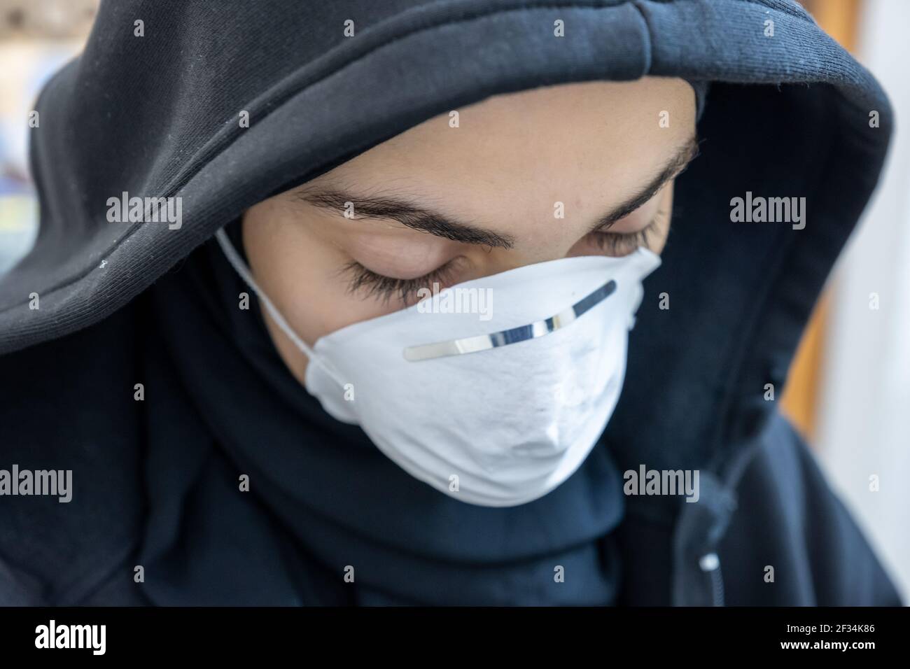 Arabic muslim females wearing masks Stock Photo - Alamy