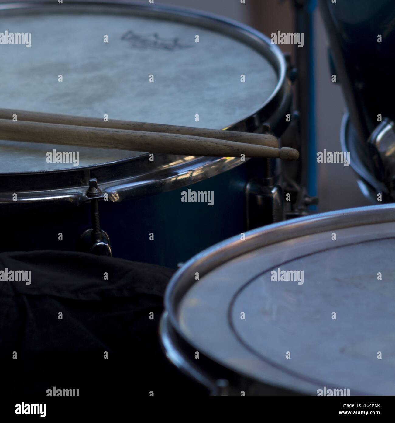 Drumsticks and drum hi-res stock photography and images - Alamy