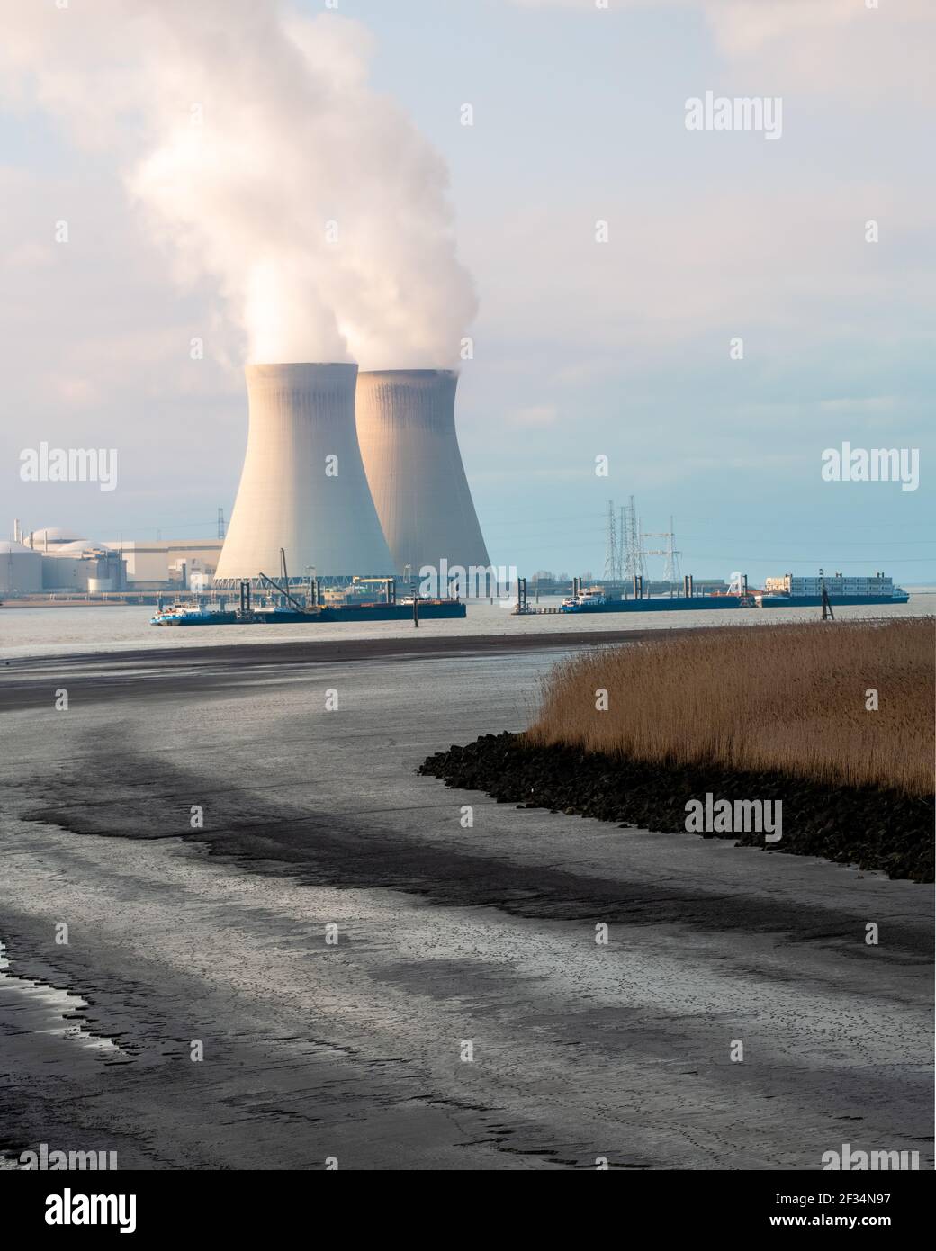 A scenic view of the Doel nuclear powerplant in Belgium Stock Photo - Alamy