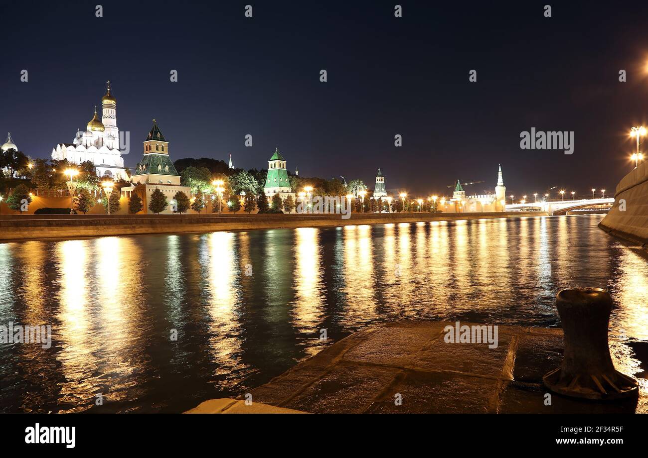 Night view of the Kremlin, Moscow, Russia--the most popular view of ...