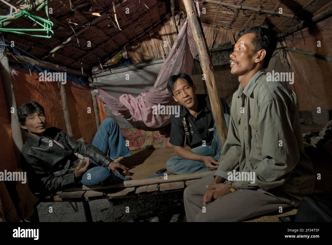 Small scale mining team hi-res stock photography and images - Alamy