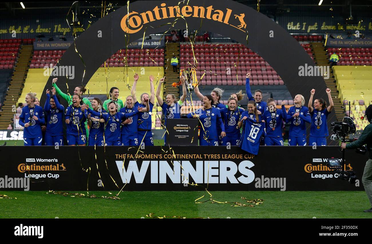 Chelsea trophy lift 2021 hi-res stock photography and images - Alamy