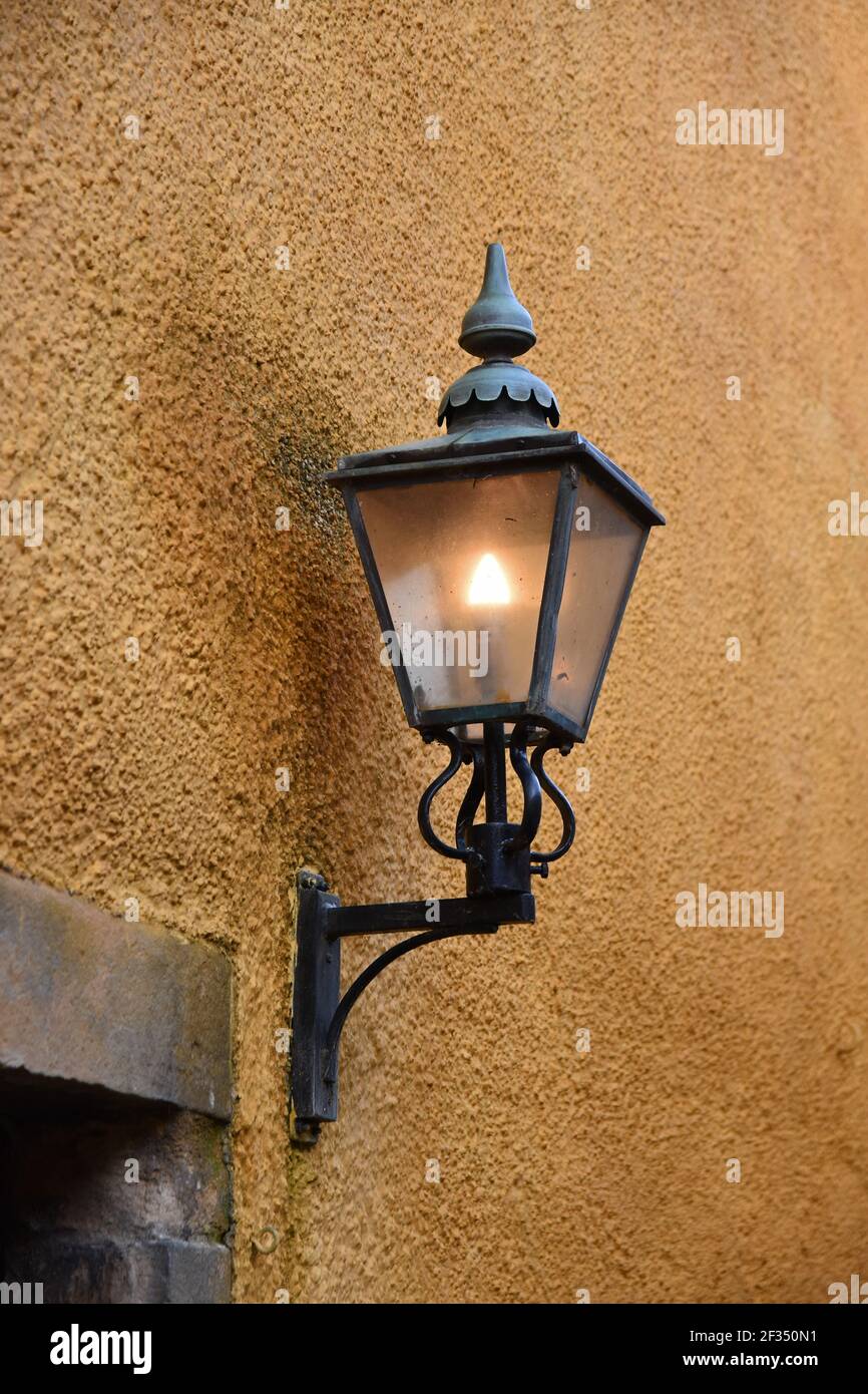 Vintage wall light hi-res stock photography and images - Alamy