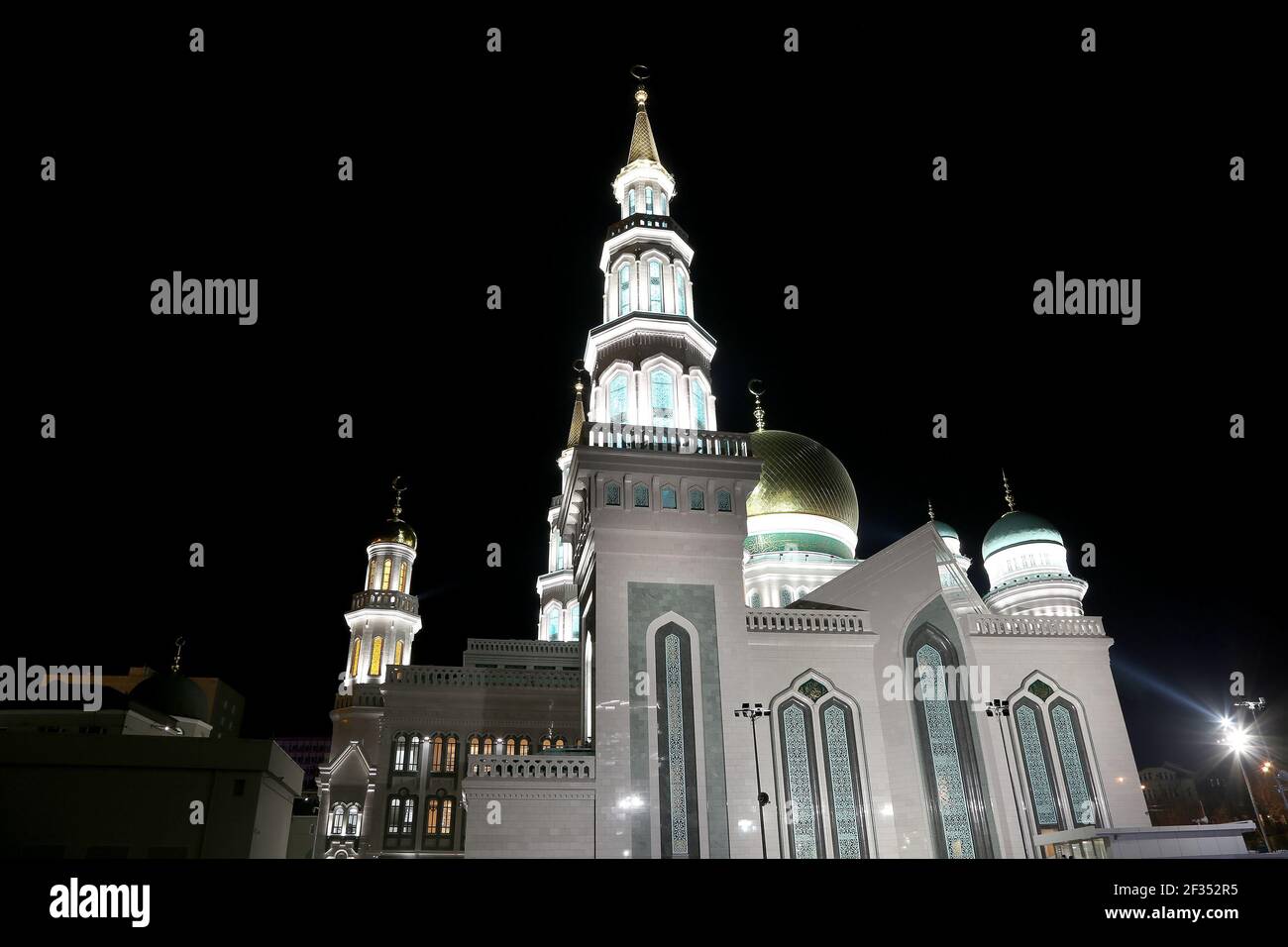Moscow Cathedral Mosque, Russia -- the main mosque in Moscow, new ...