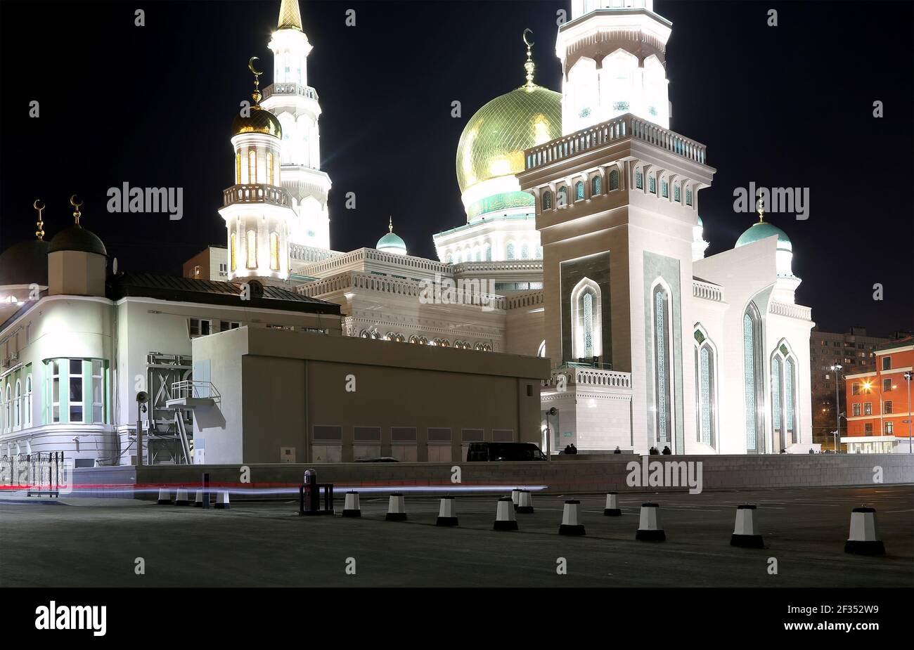 Moscow Cathedral Mosque, Russia -- the main mosque in Moscow, new ...