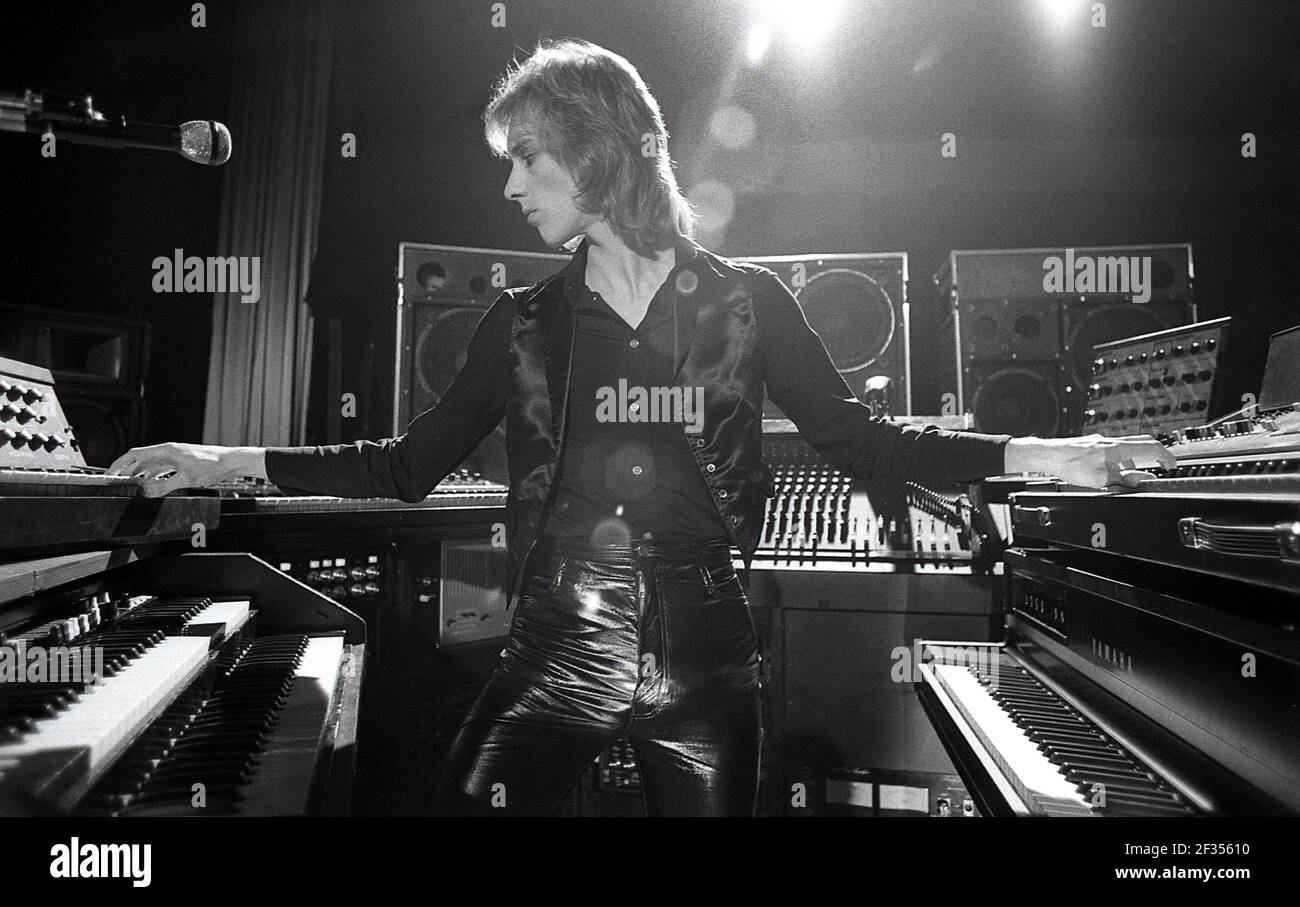 Prog rock keyboard player hi-res stock photography and images - Alamy