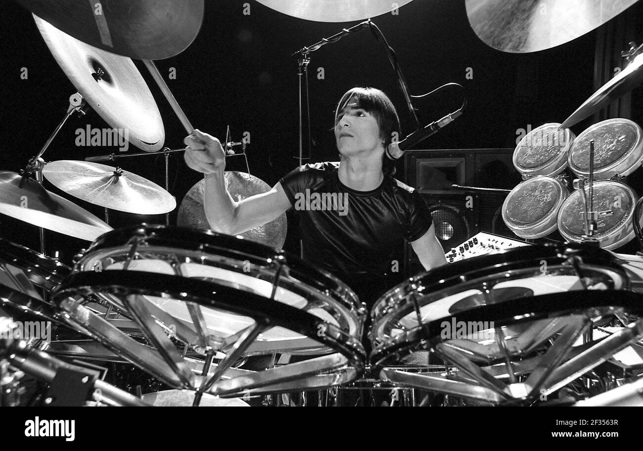 British Progressive rock band UK. 'Danger Money Tour' live gig in ...