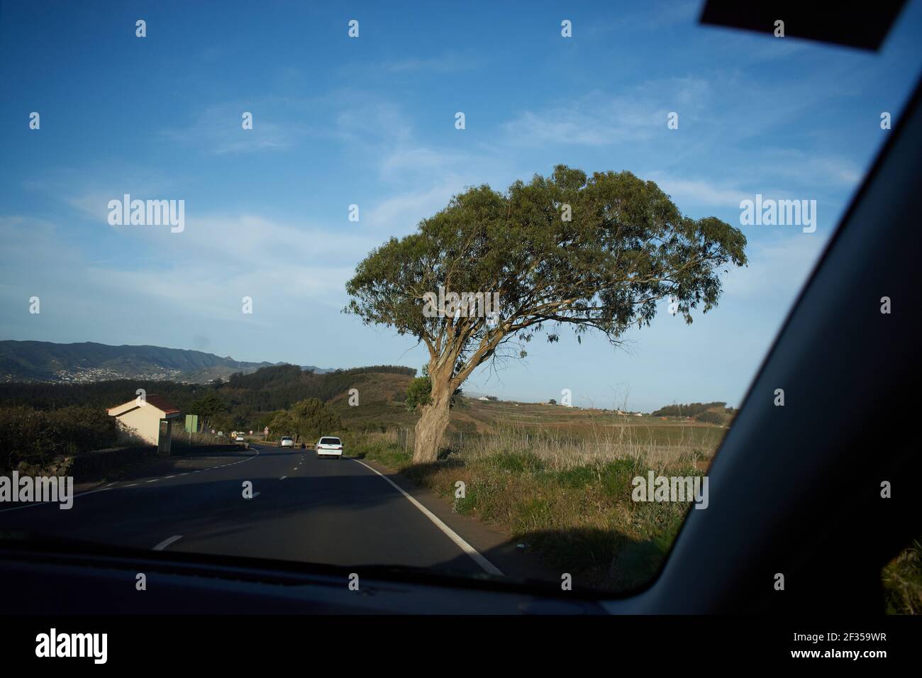 Pointing in one direction hi-res stock photography and images - Alamy