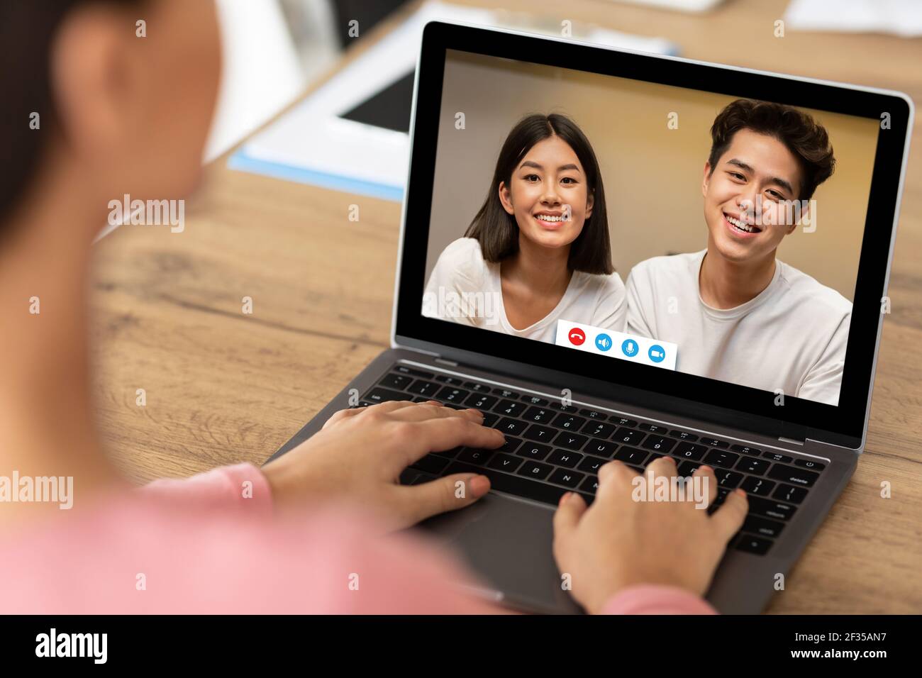 Virtual meeting with family, online connect with mother during covid-19 ...