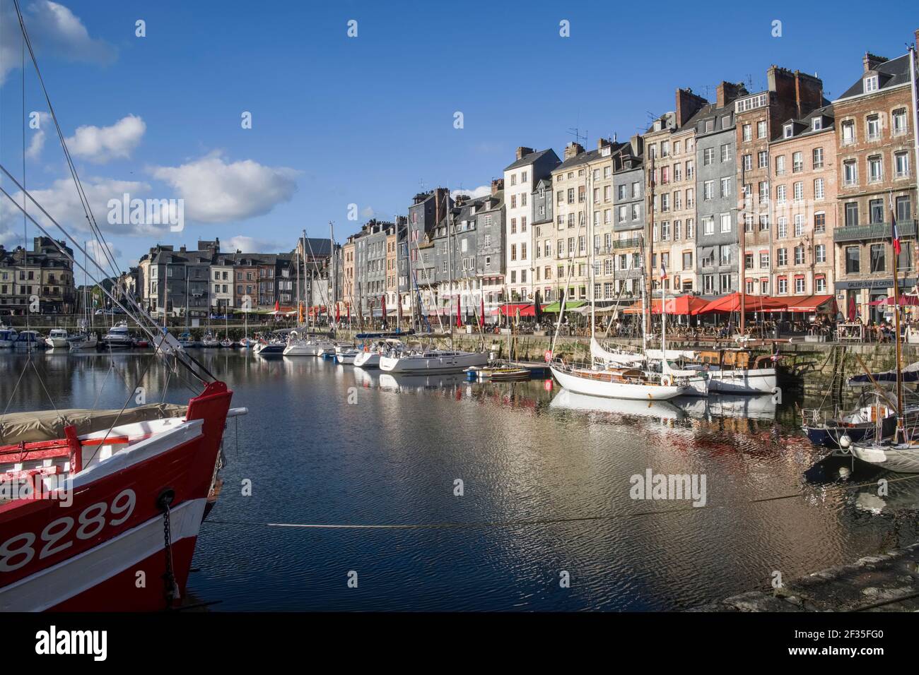 Honfleur (Normandy, northern France): the “Vieux Bassin" (Old Dock ...