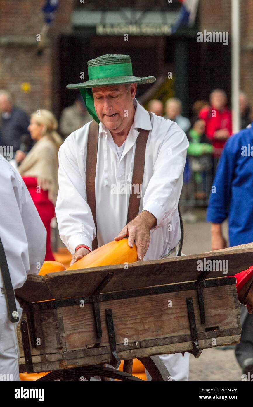 Transporting food to market hi-res stock photography and images - Alamy