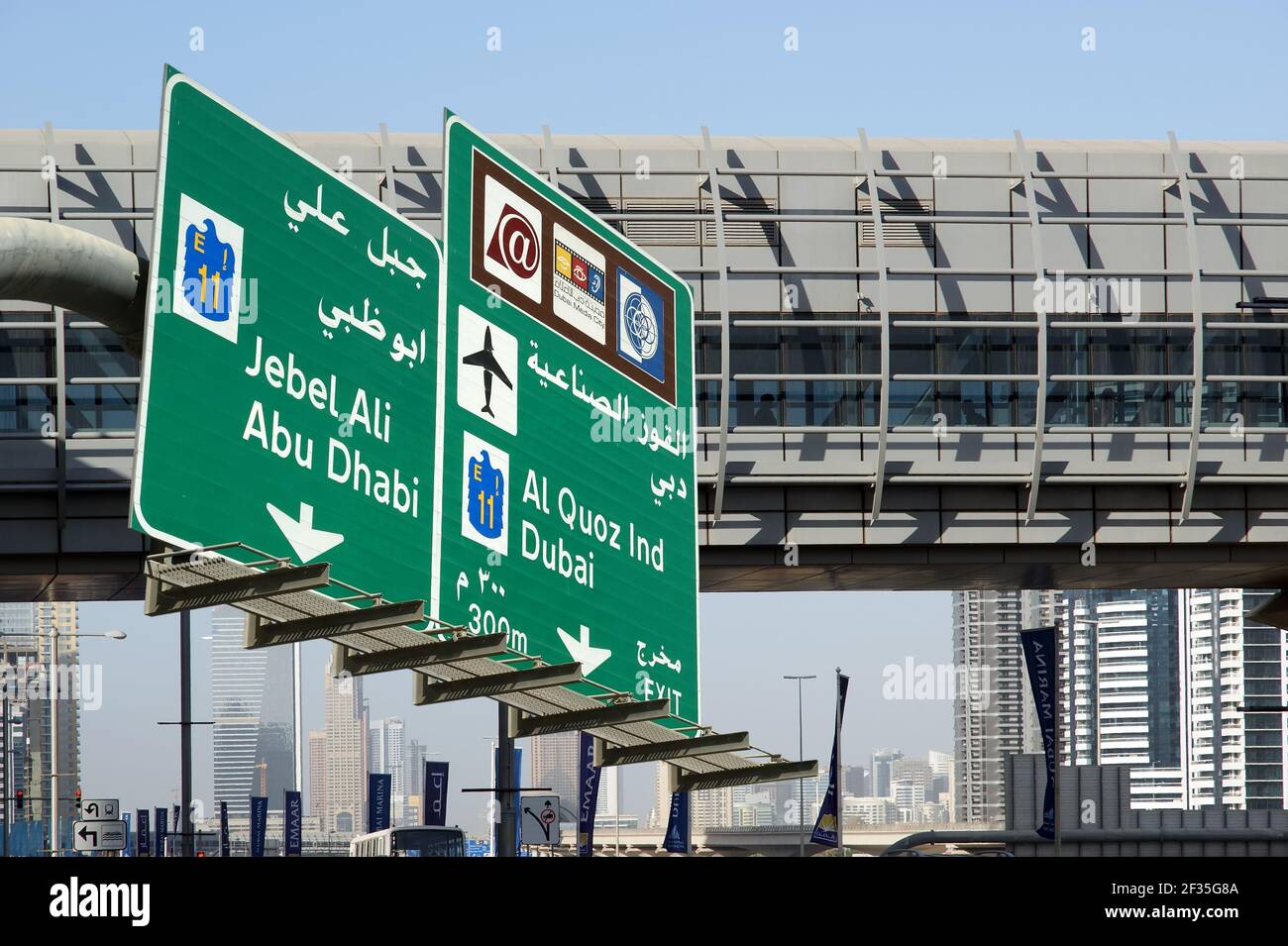 Street sign in Dubai, United Arab Emirates Stock Photo - Alamy