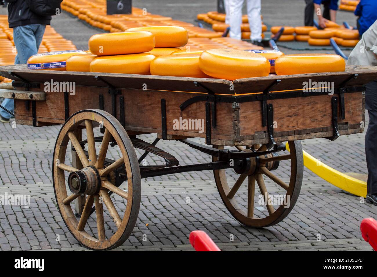 Gouda cheese wheel hi-res stock photography and images - Alamy