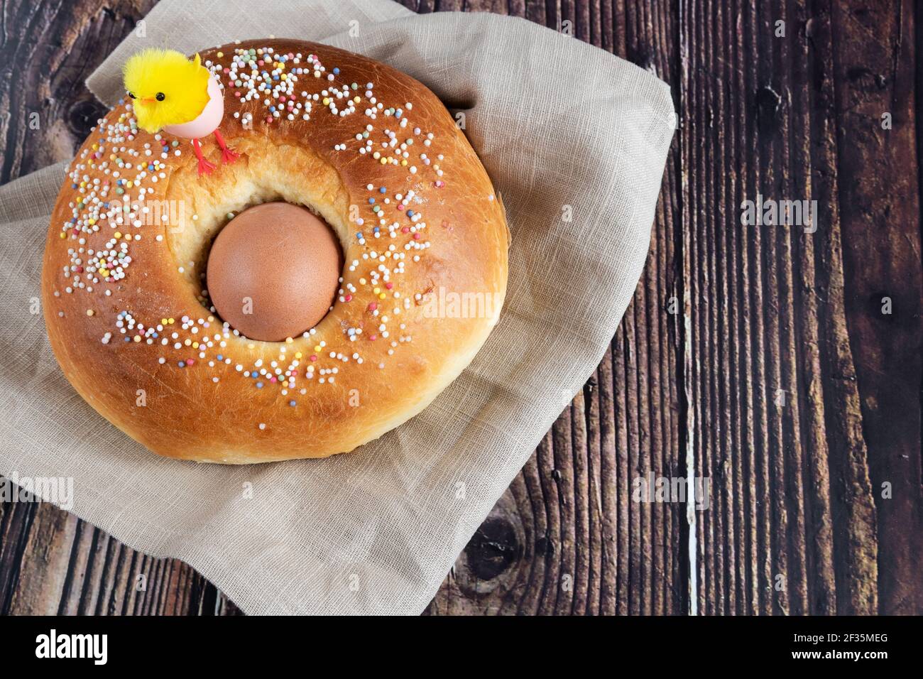Mona traditional spanish cake egg hi-res stock photography and images ...
