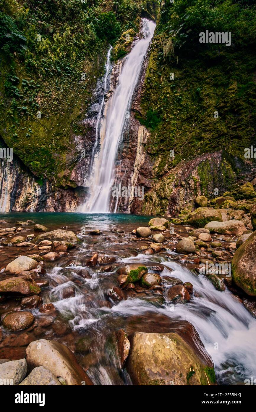 Hidden shot waterfall water flow hi-res stock photography and images ...