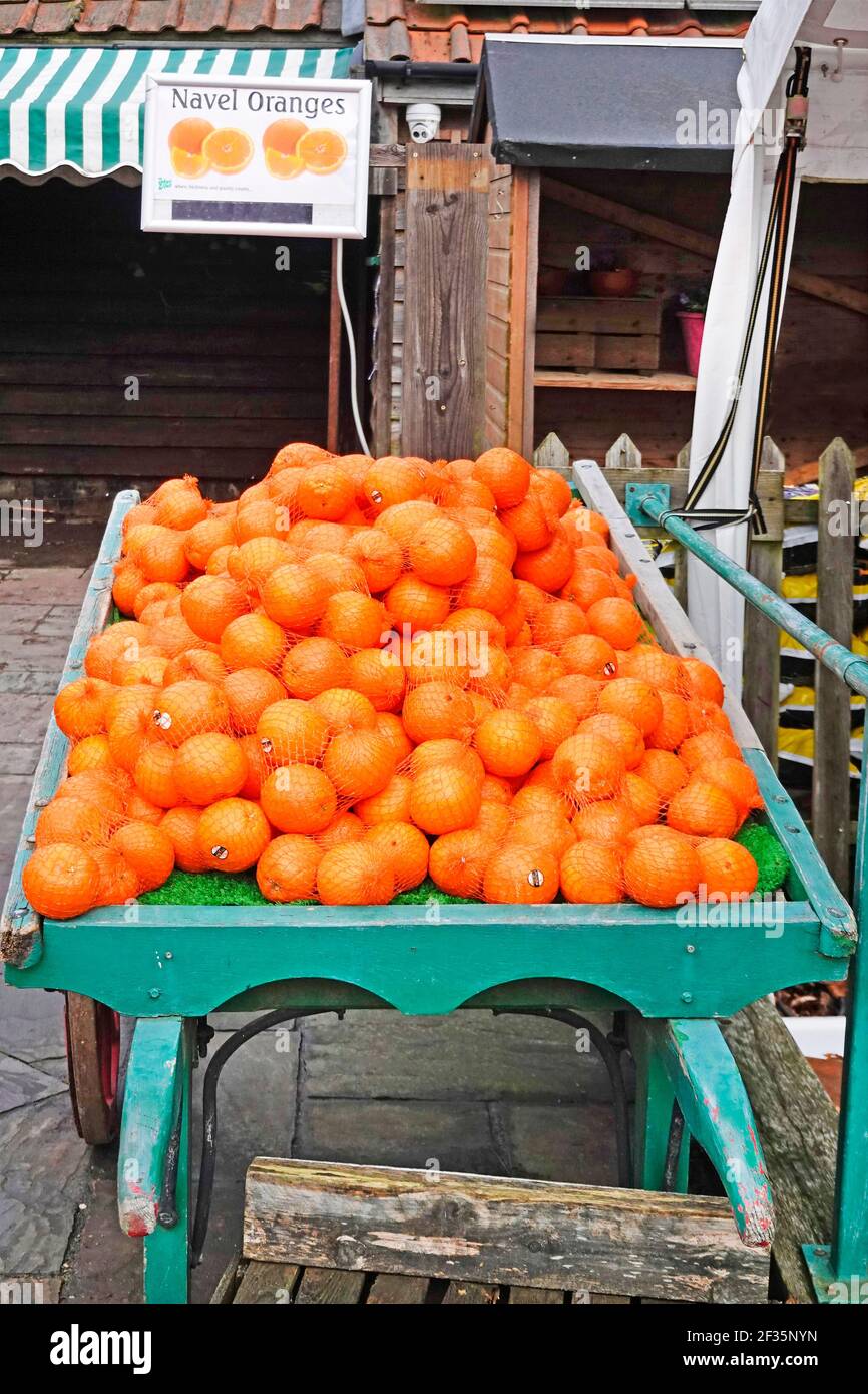 Green grocer uk hi-res stock photography and images - Alamy