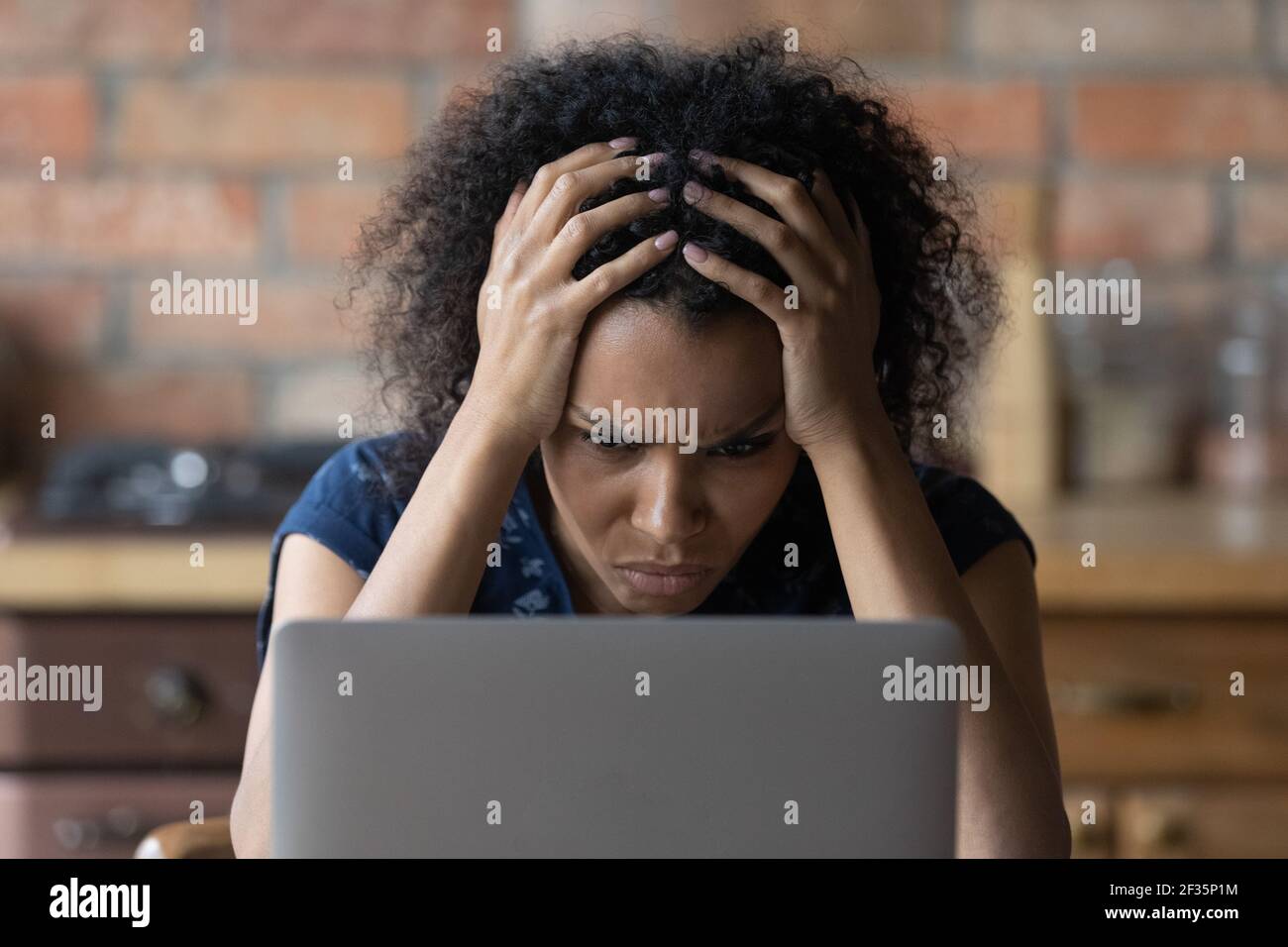 Scratch head hi-res stock photography and images - Alamy