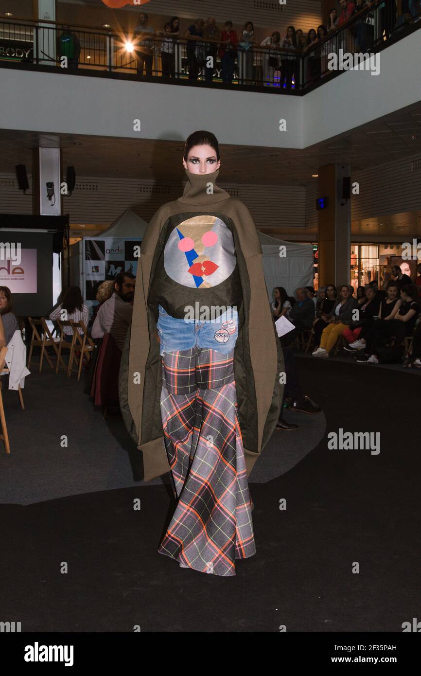 Supermodel catwalk hi-res stock photography and images - Alamy