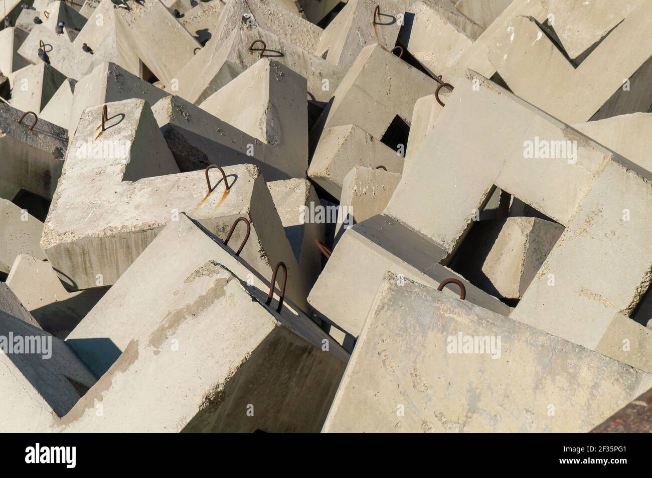 Concrete structure wave barrier hi-res stock photography and images - Alamy