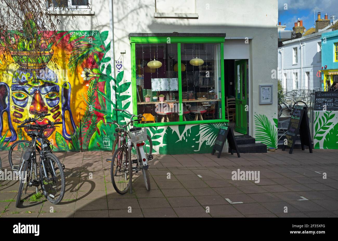 Small local neighbourhood hi-res stock photography and images - Alamy