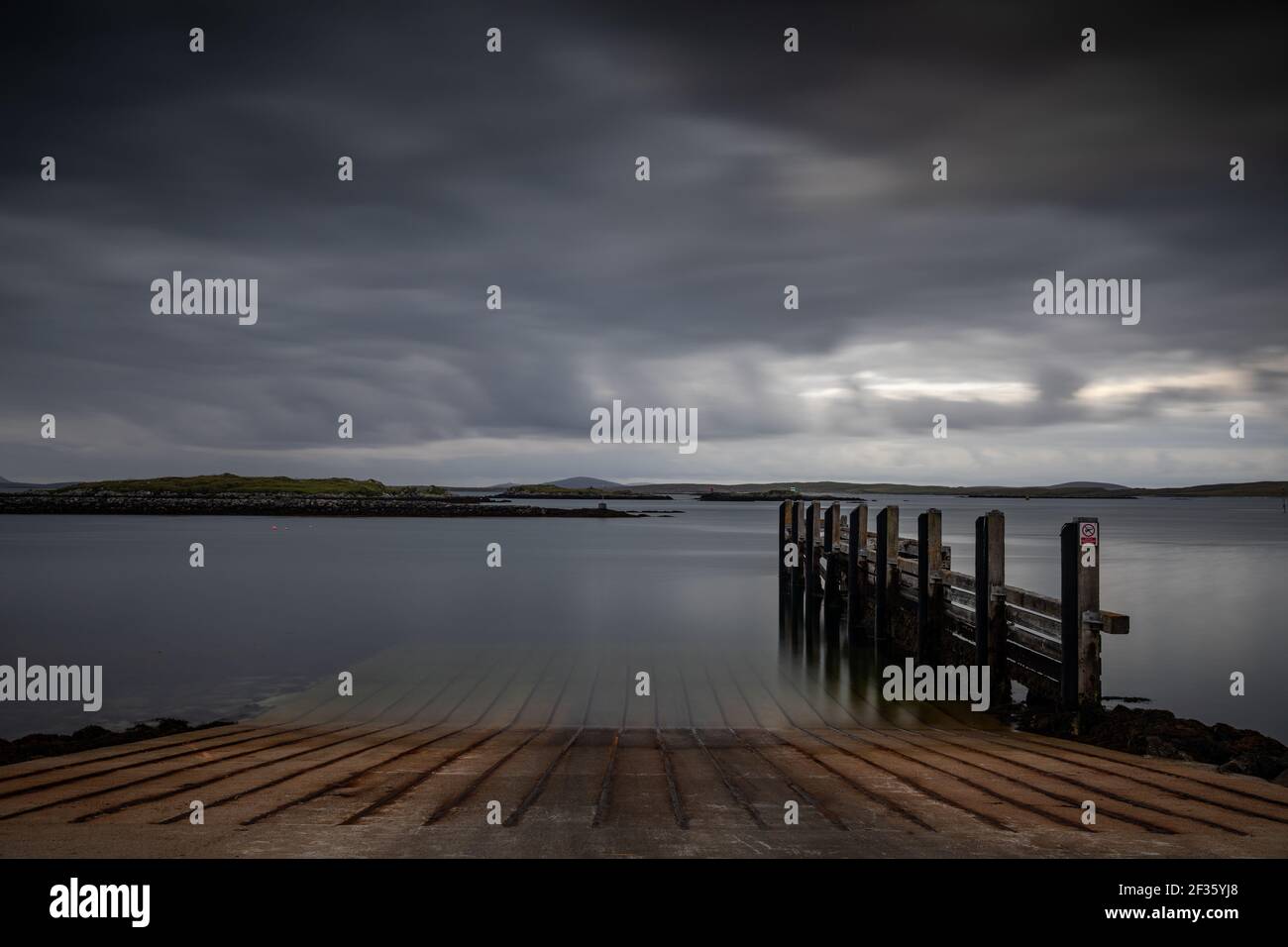 Leverburgh ferry port hi-res stock photography and images - Alamy