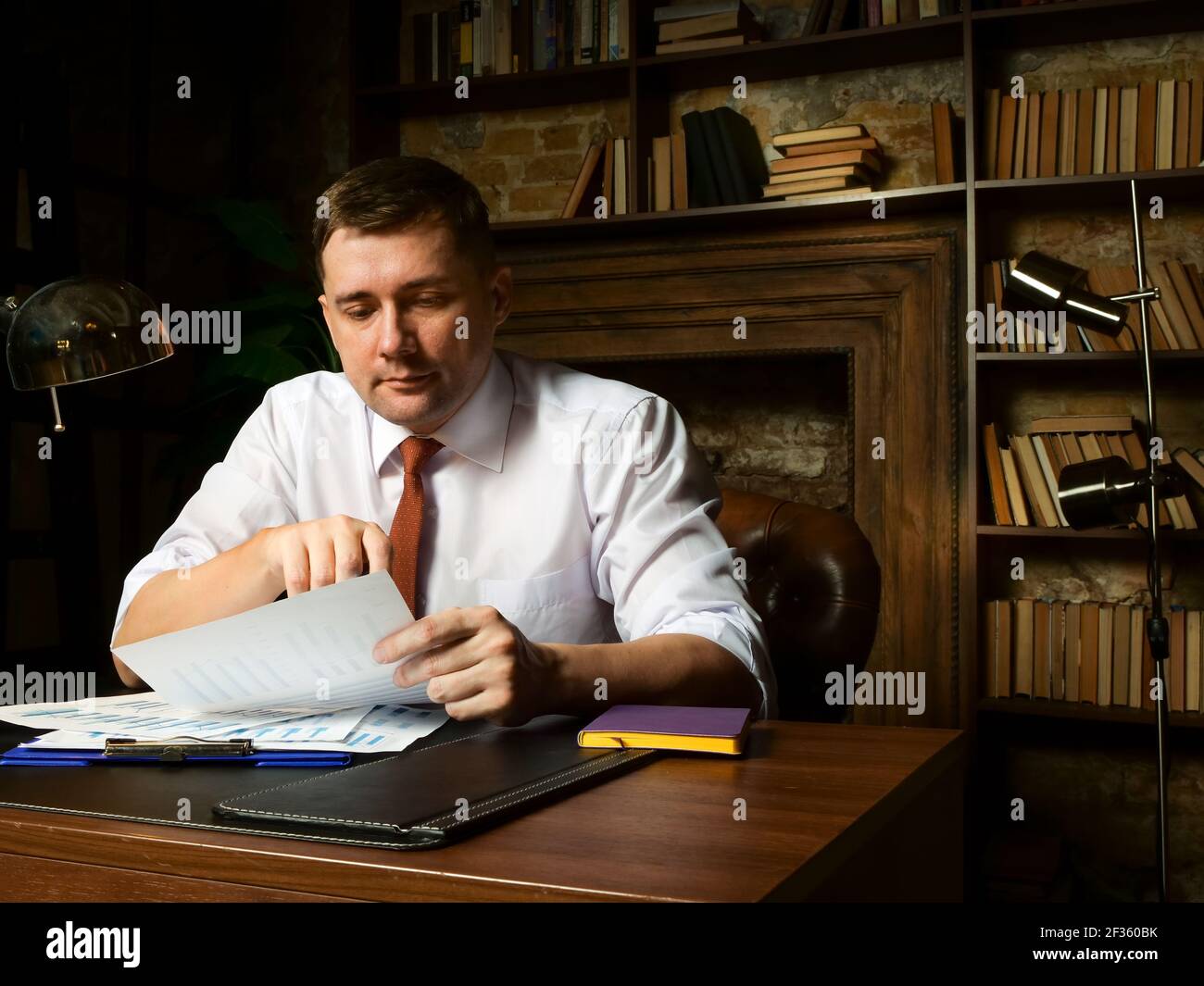 Employee stress desk hi-res stock photography and images - Alamy