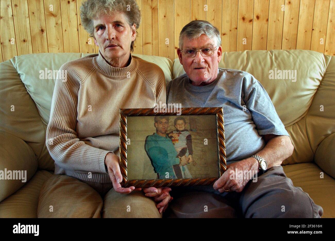 BARBARA AND ROB LOWERY .DISCUSSING THE DEATH OF THEIR SON IAN.1/9/04 ...