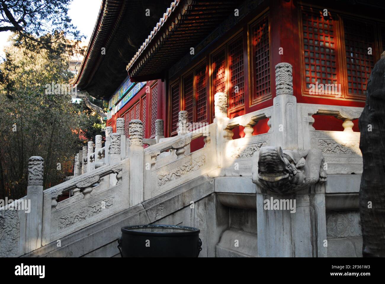 Red shrain hi-res stock photography and images - Alamy