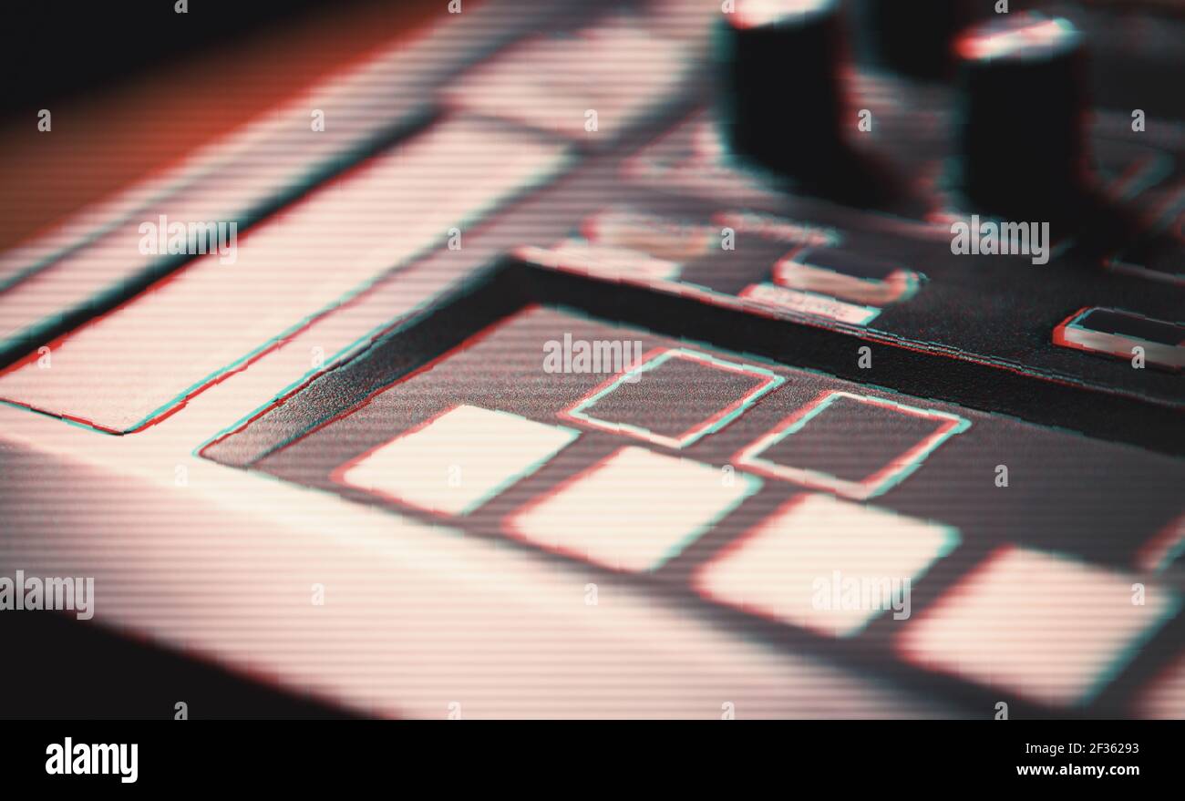 Record making machine hi-res stock photography and images - Alamy