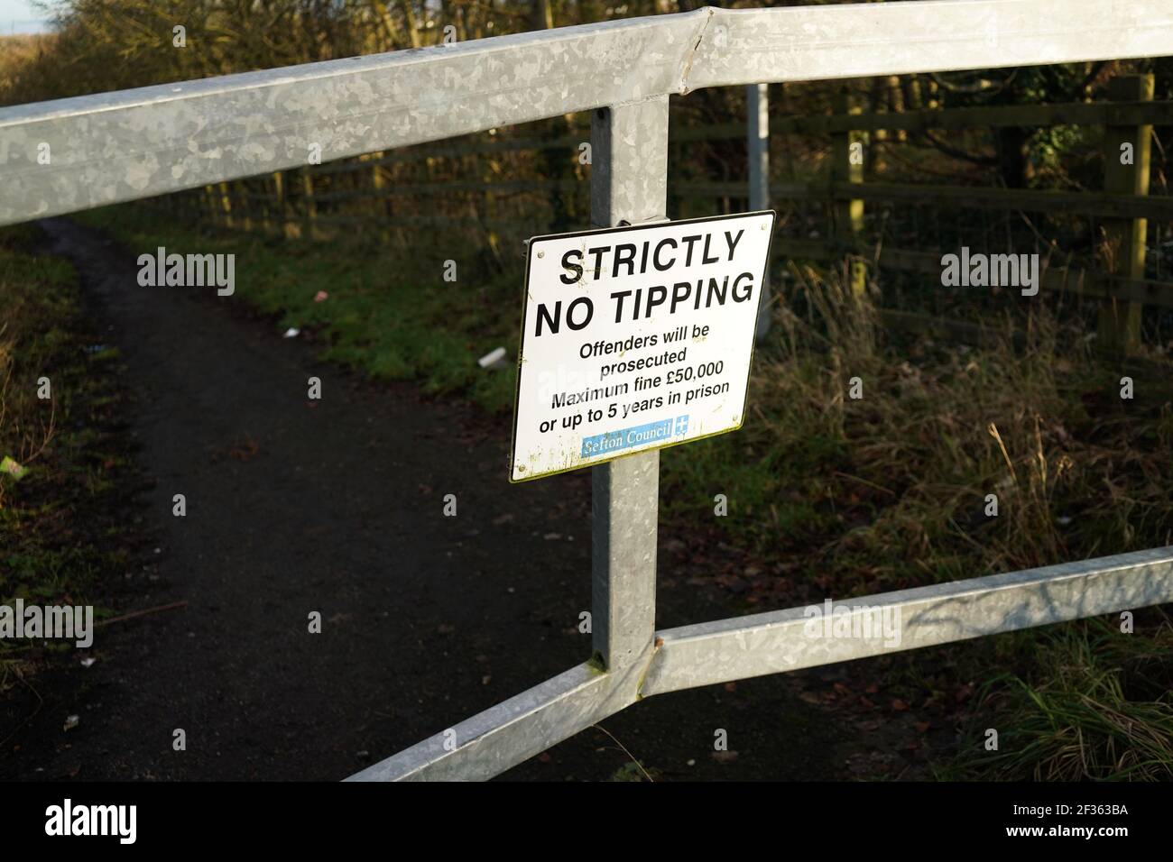 No Tipping Sign Stock Photo - Alamy