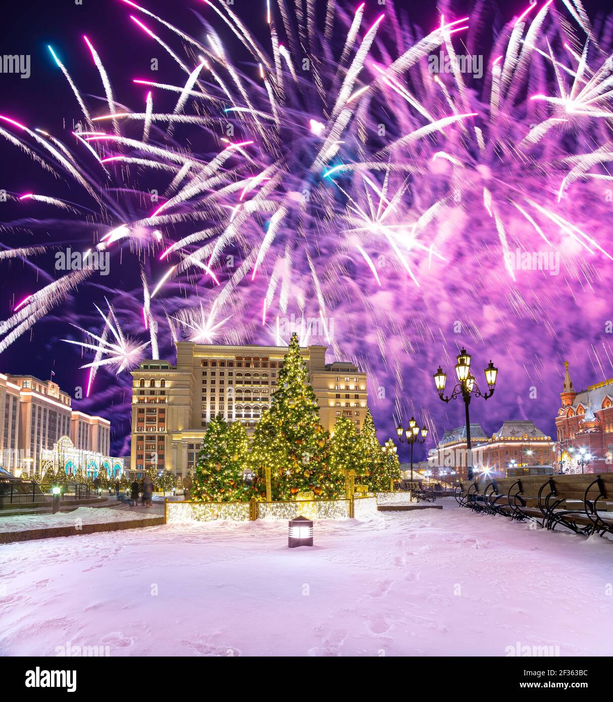 Red square moscow view hotel national hi-res stock photography and images - Alamy