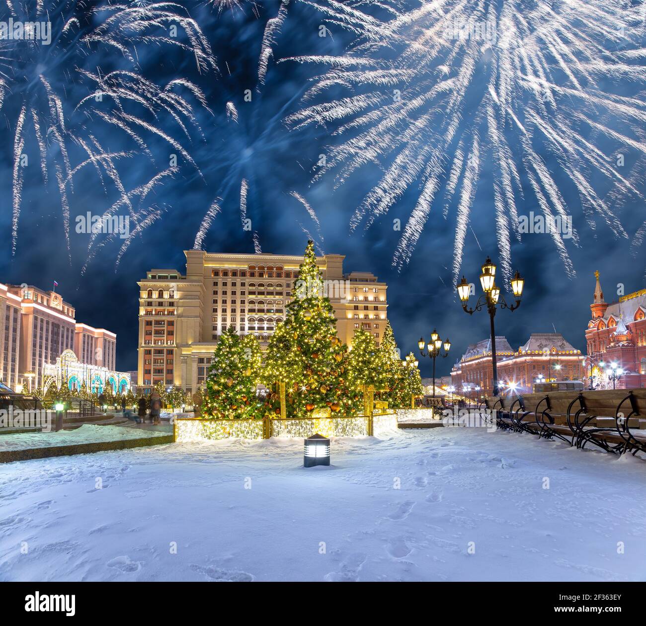 Red square moscow view hotel national hi-res stock photography and images - Alamy