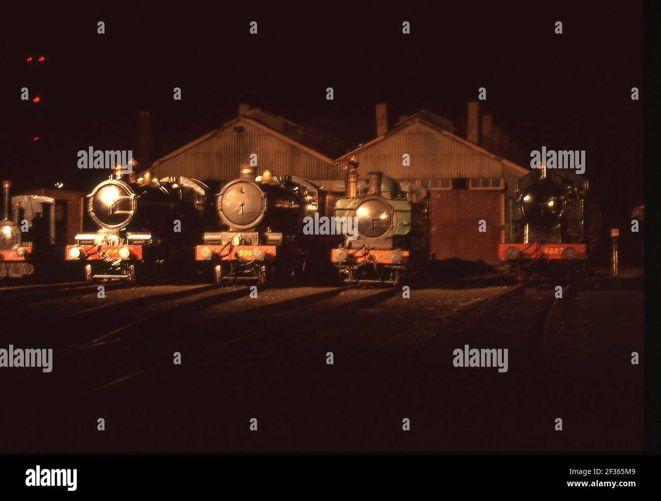 Mainline steam engines hi-res stock photography and images - Alamy