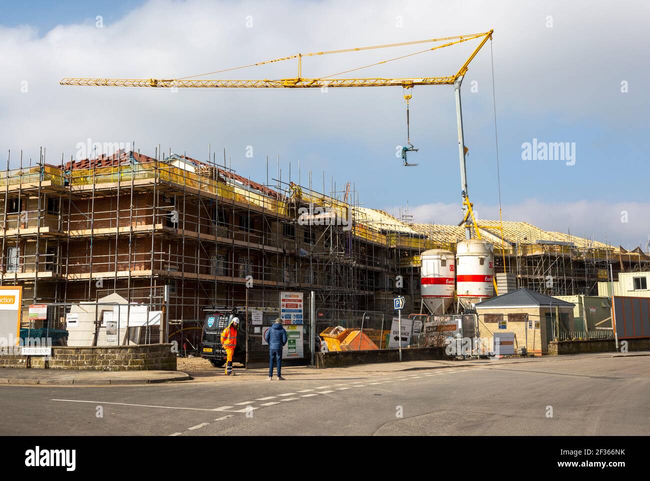 Large crane construction building site, Wood Lane, Chippenham ...