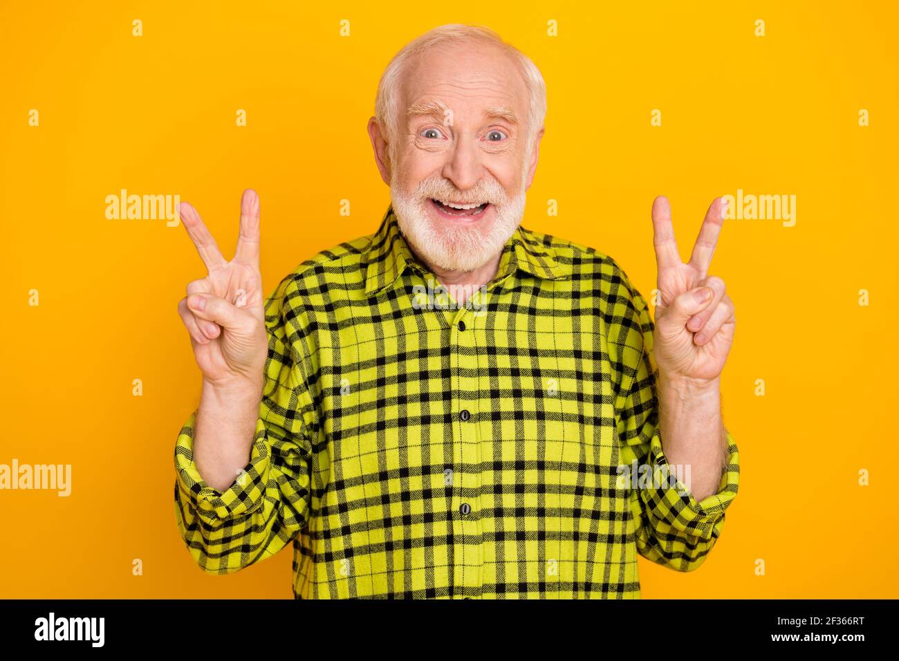 Photo of cheerful handsome aged man pensioner happy positive smile show ...