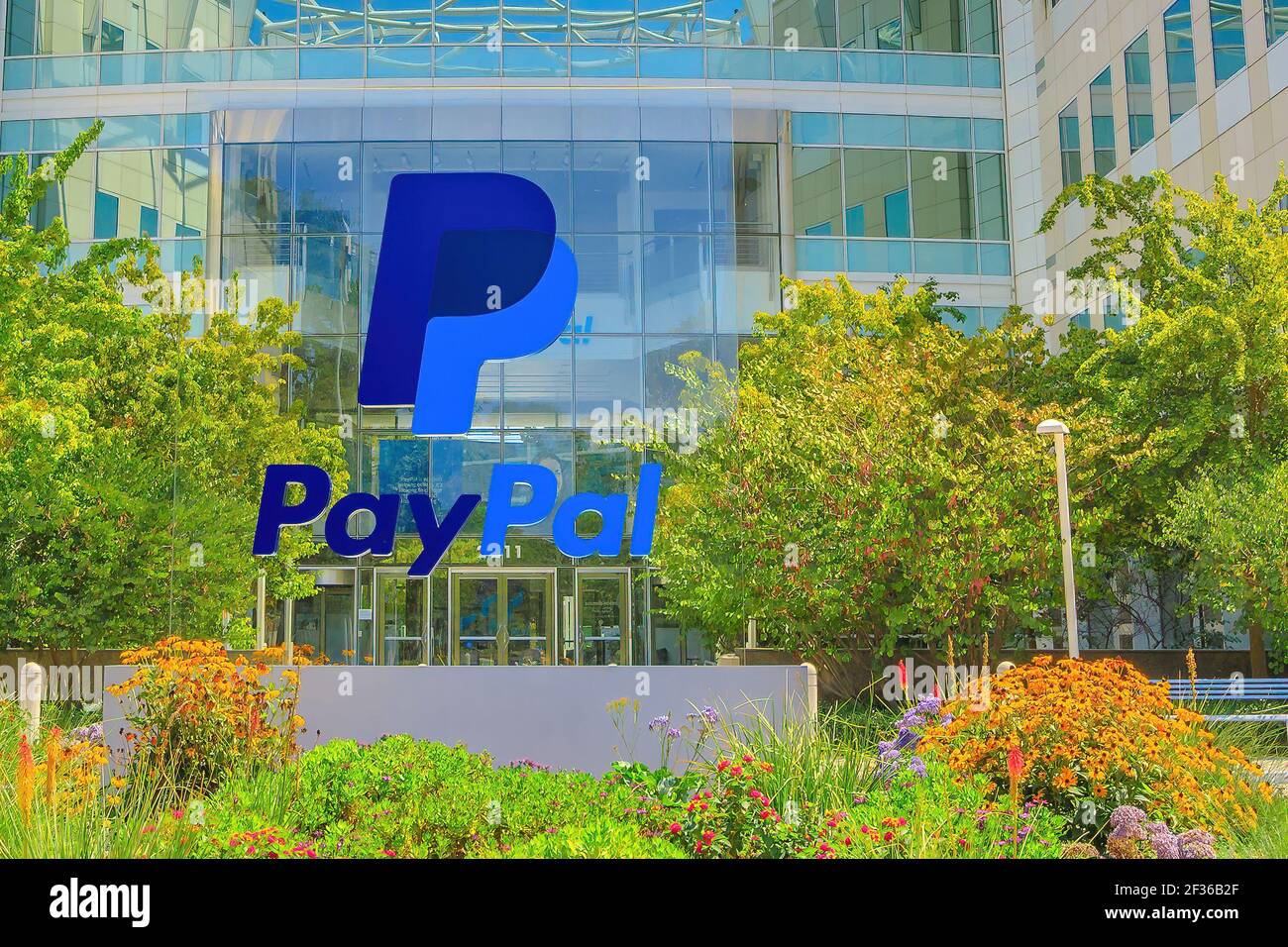 World pay logo hi-res stock photography and images - Alamy