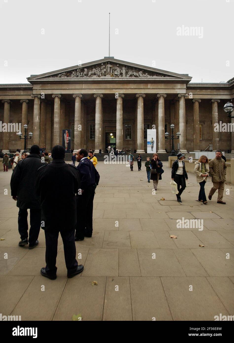 THE BRITISH MUSEUM AFTER A THEFT FROM THE GALLERIES.1/11/04 PILSTON ...