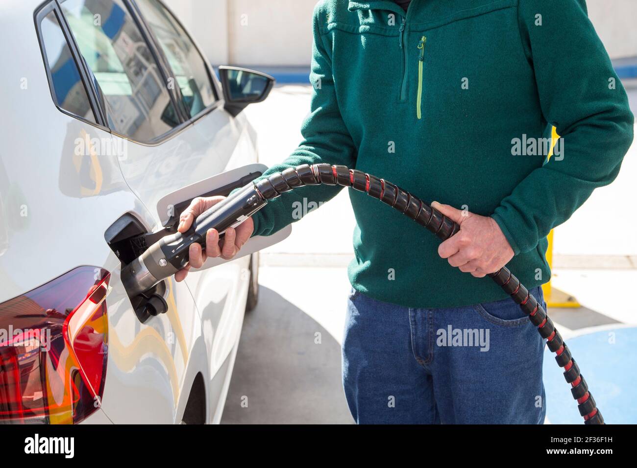 Compressed natural gas filling station hi-res stock photography and ...