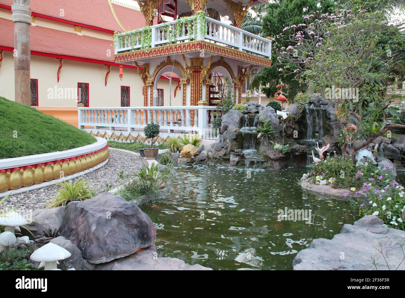 buddhist temple (wat chan) in vientiane in laos Stock Photo - Alamy
