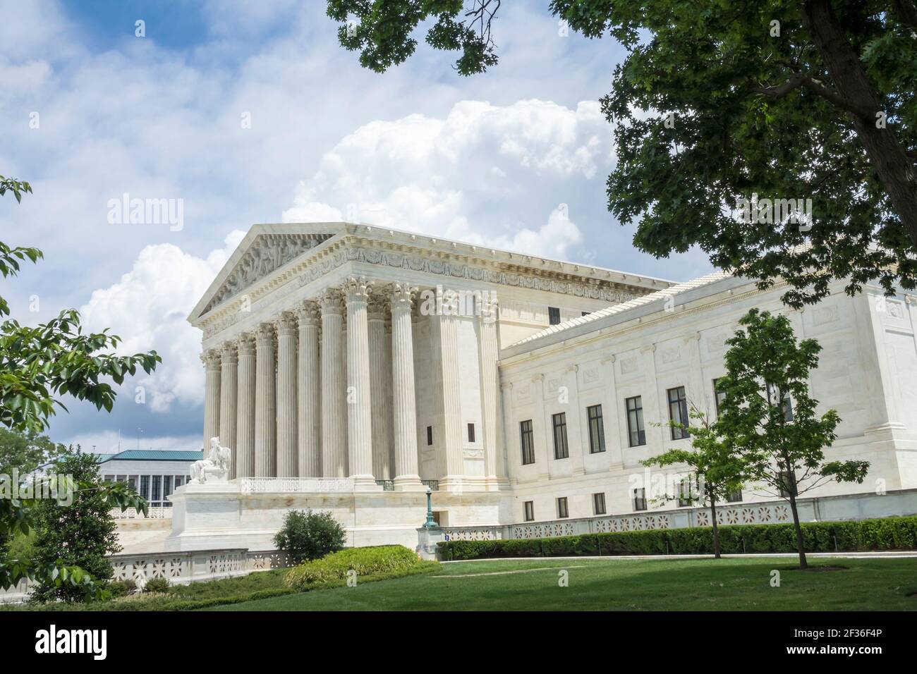 Us Supreme Court Building Washington Dc High Resolution Stock ...