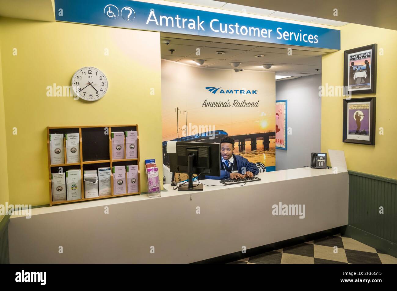 Amtrak Customer High Resolution Stock Photography and Images - Alamy