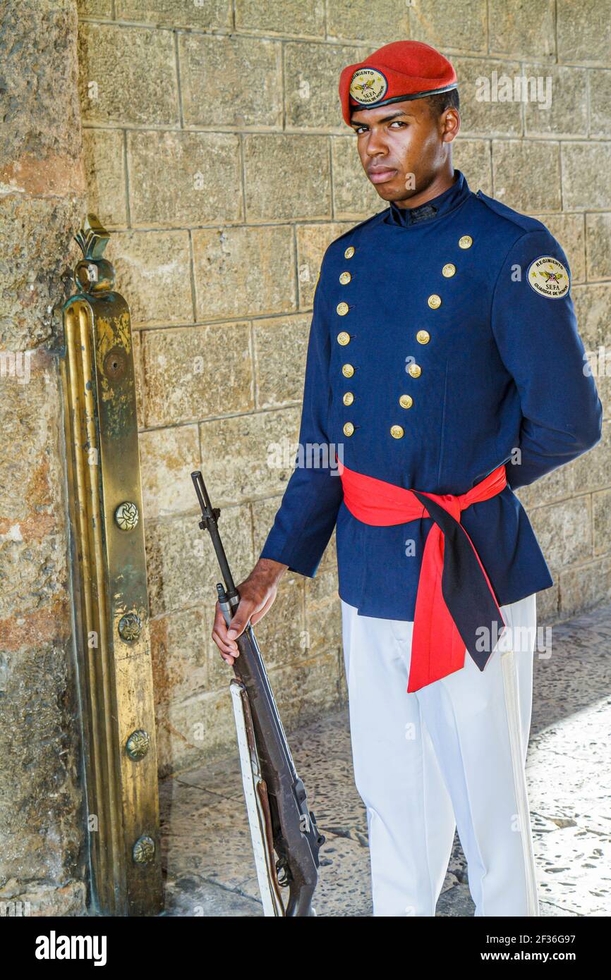 Colonial Soldier Uniform High Resolution Stock Photography and Images ...