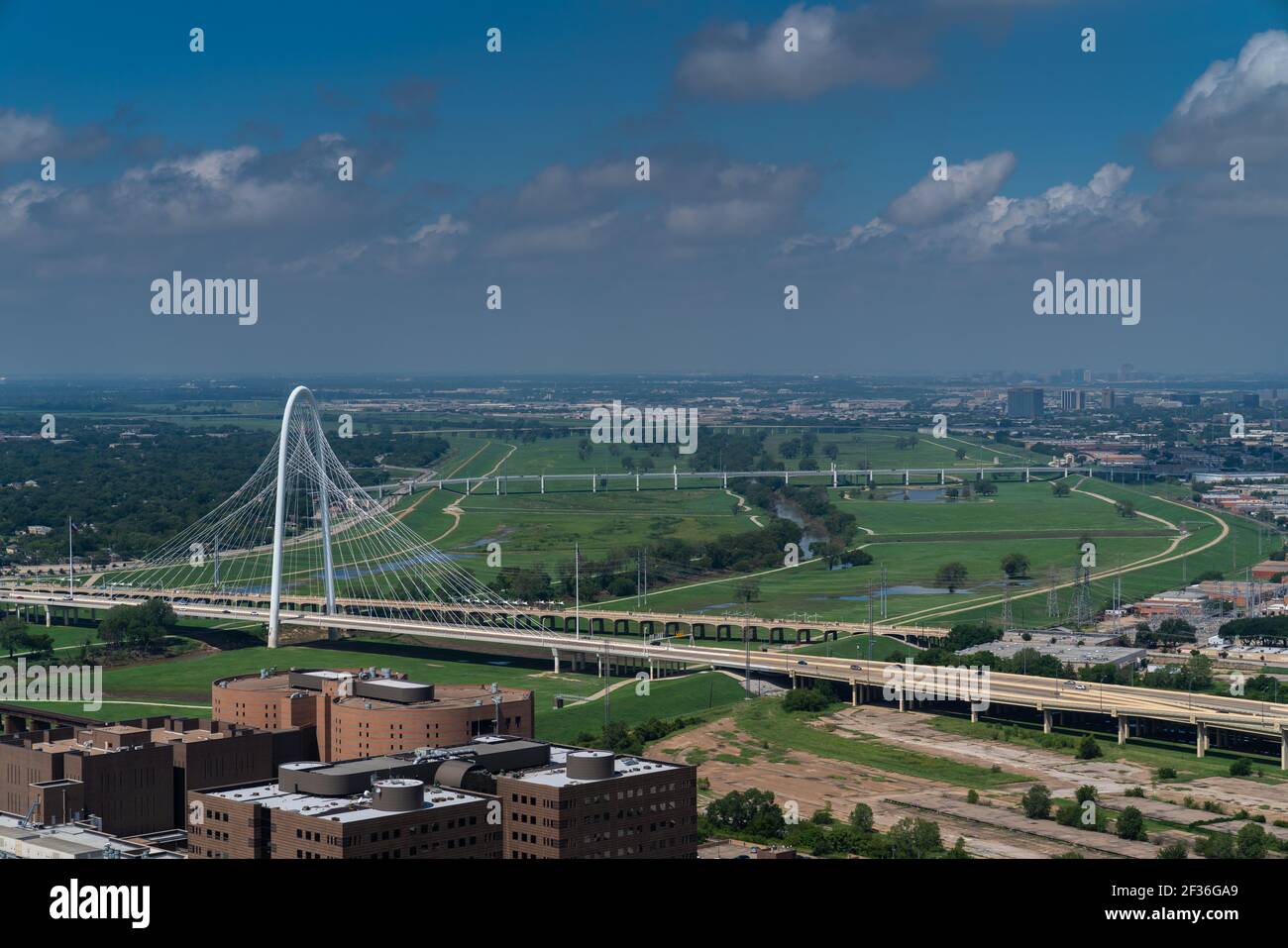 Dallas city streets hi-res stock photography and images - Alamy