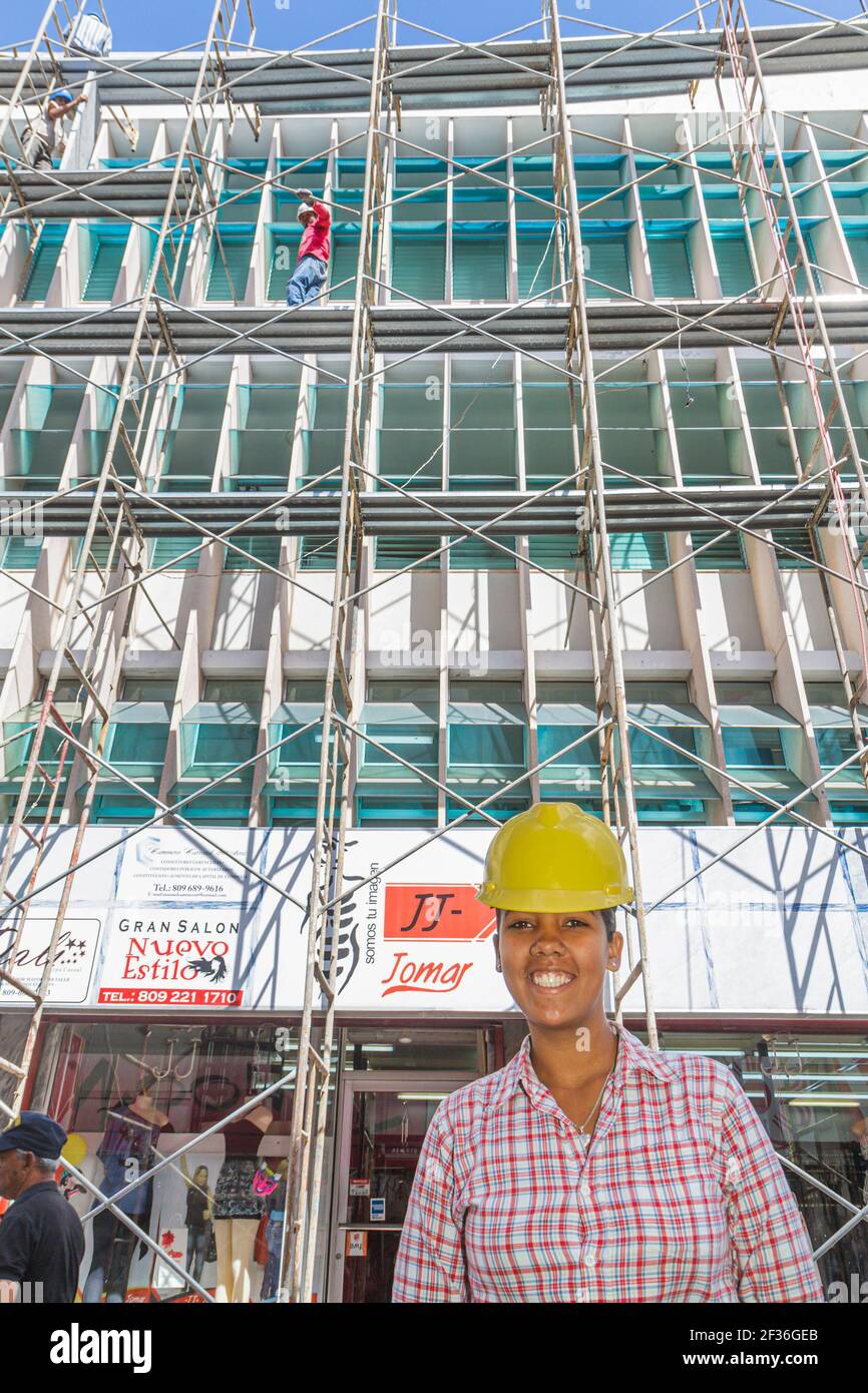 Female building construction workers hi-res stock photography and ...
