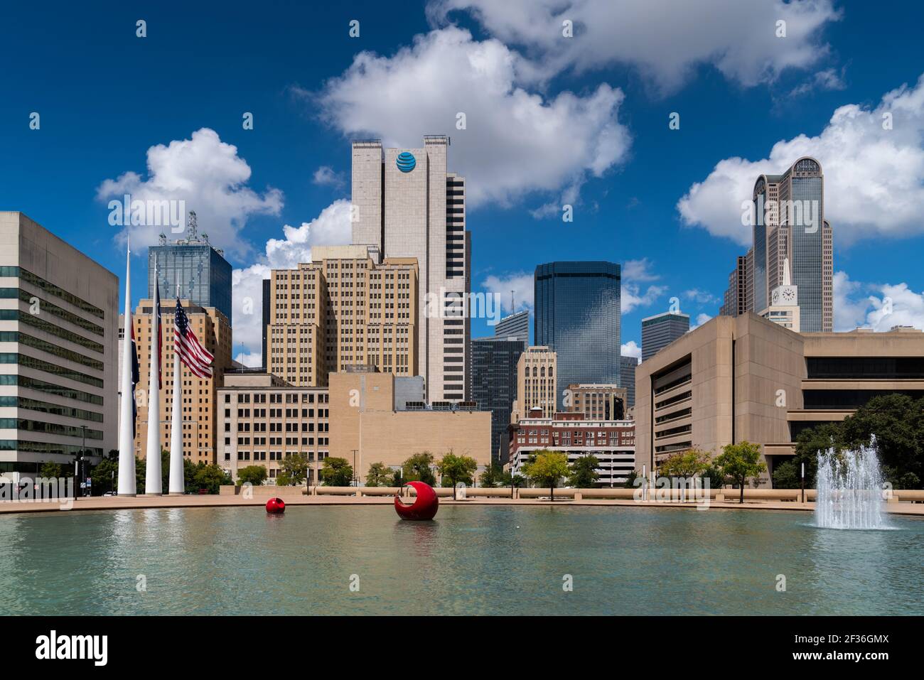 Office building and skyline hi-res stock photography and images - Alamy