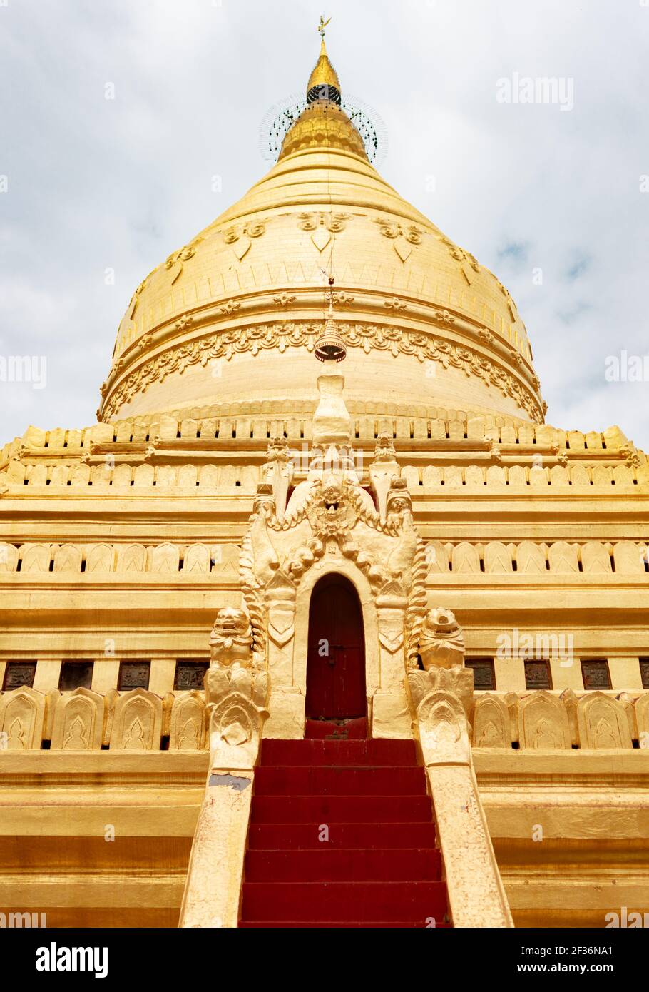 Bagan golden temple stupa hi-res stock photography and images - Alamy