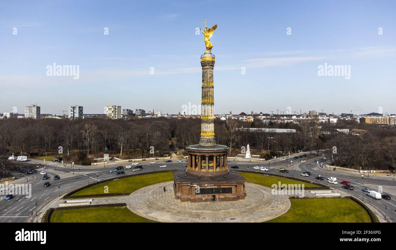 To victory column autumn hi-res stock photography and images - Alamy