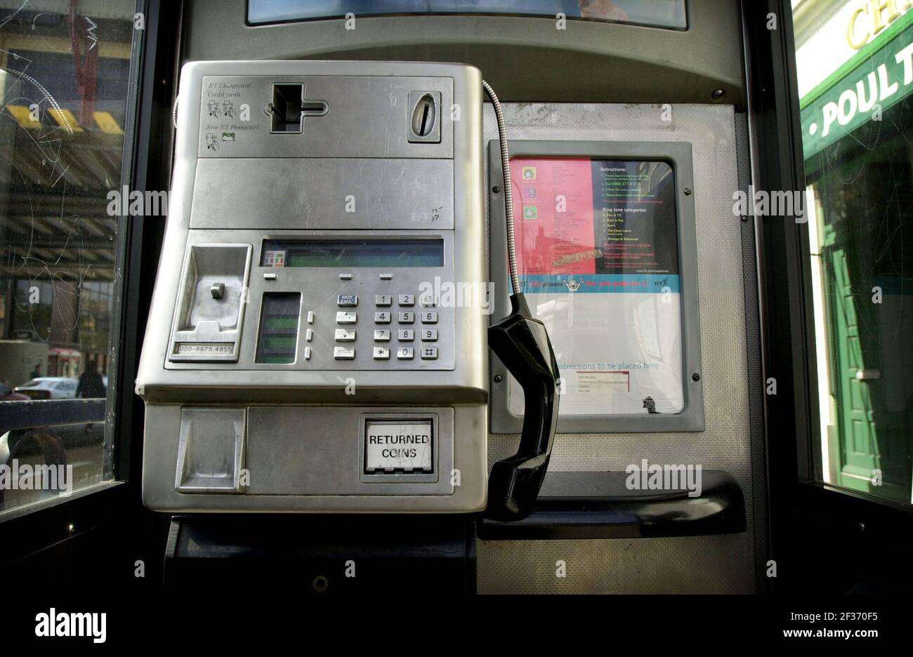 A BT PHONE BOX AUGUST 2001 Stock Photo - Alamy