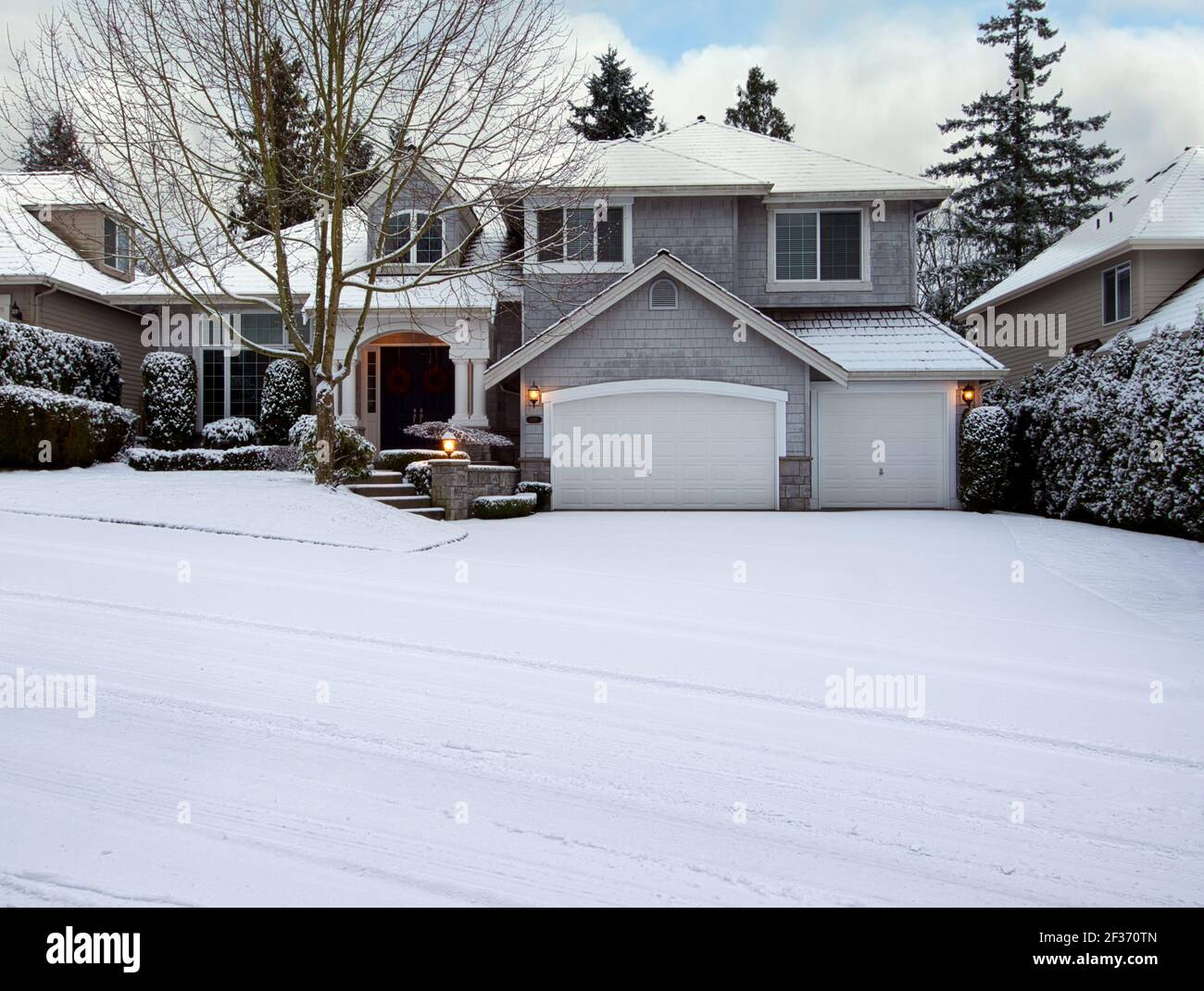 Curb view hi-res stock photography and images - Alamy